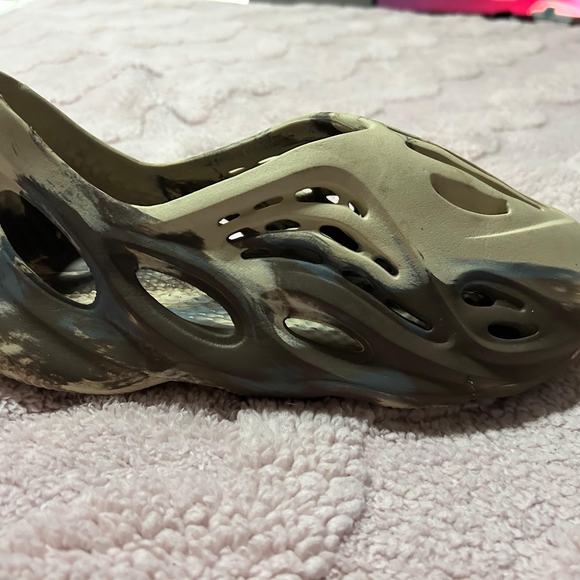 adidas | Shoes | Adidas Yeezy Foam Runner Olive And Black Wave Design ...
